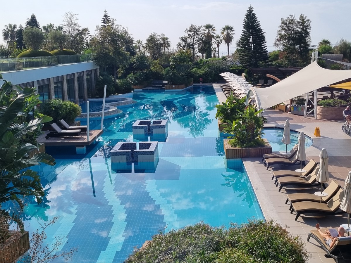 TUI BLUE Side - Swimming Pools | AccessAble