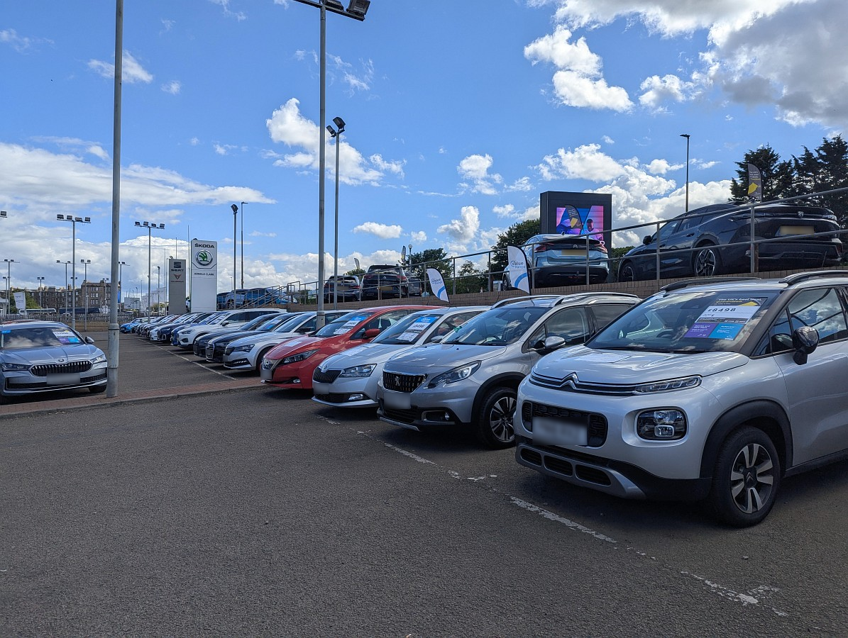 Arnold Clark Edinburgh Seafield Peugeot / Skoda / BYD / SEAT / CUPRA ...