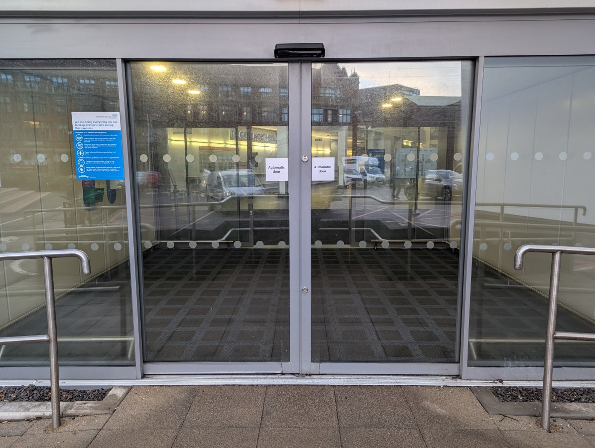 Royal Victoria Infirmary - Entrances | AccessAble