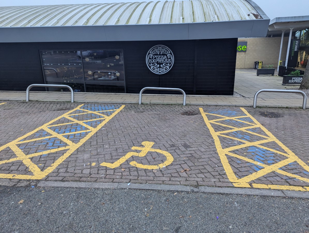 M40 - Oxford Services - Welcome Break | AccessAble