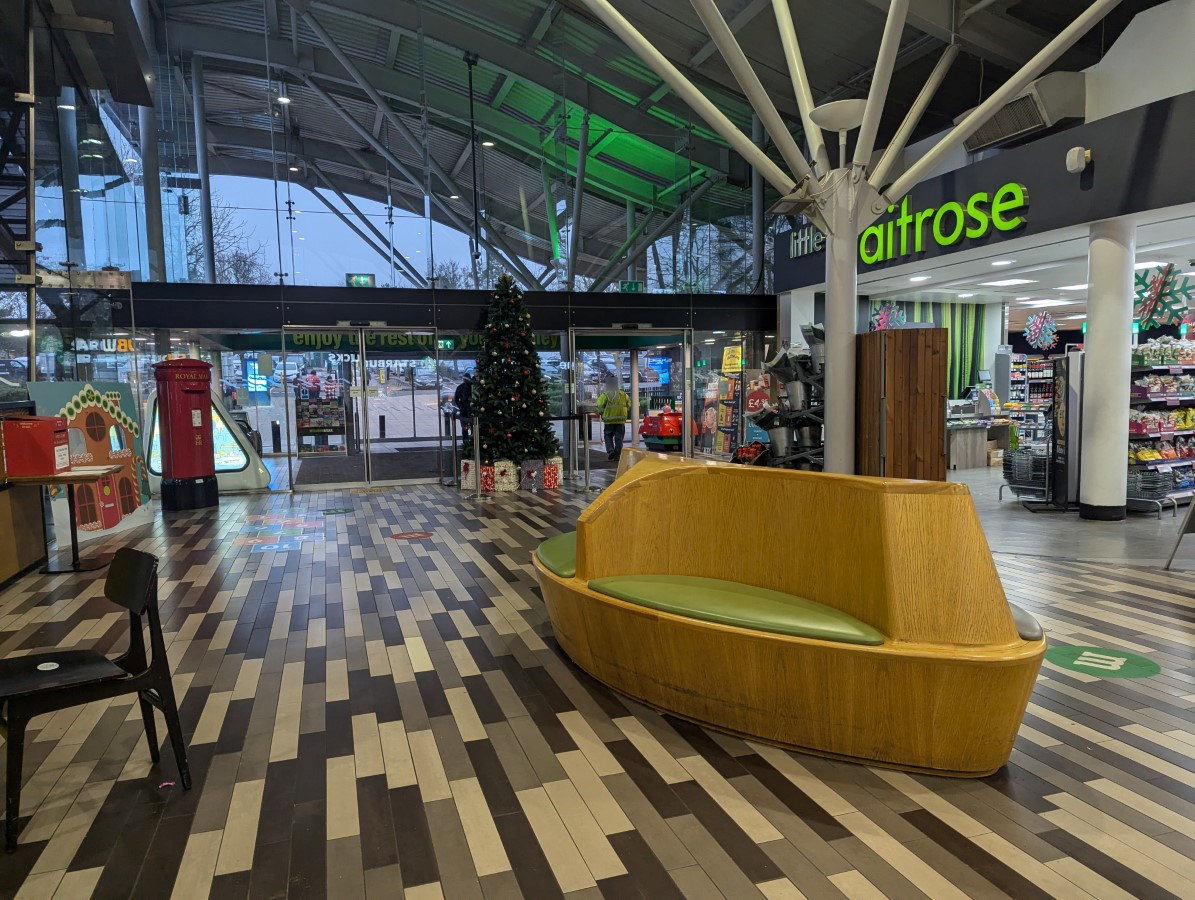 M40 - Oxford Services - Welcome Break | AccessAble