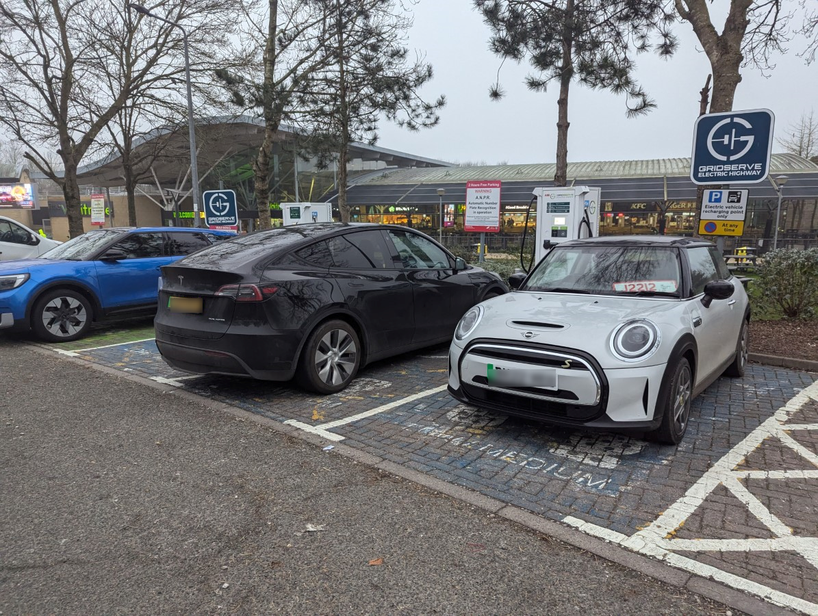 M40 - Oxford Services - Welcome Break | AccessAble