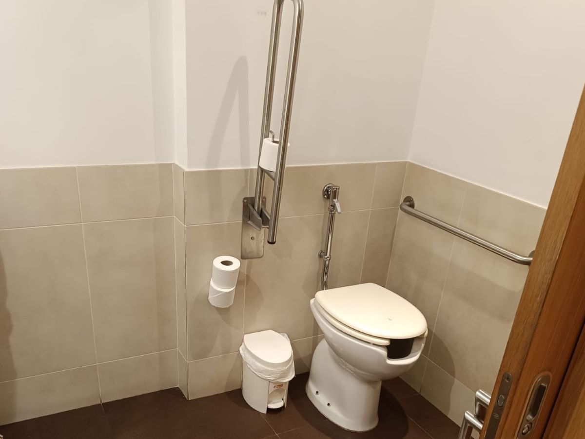 TUI BLUE Madeira Gardens - Toilets with Adaptations for Disabled People ...