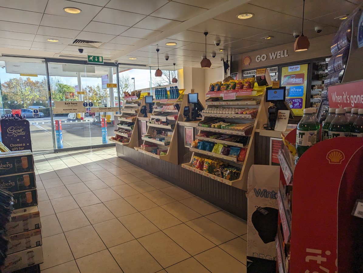 Shell Petrol Station - A1(M) - Peterborough Services - EXTRA | AccessAble