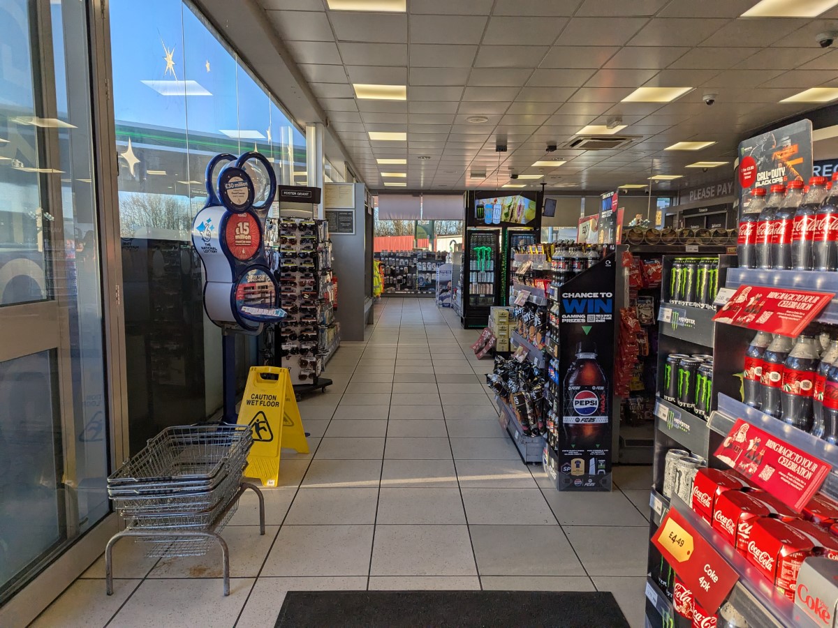 BP Petrol Station - M1 - Donington Park Services - Moto | AccessAble