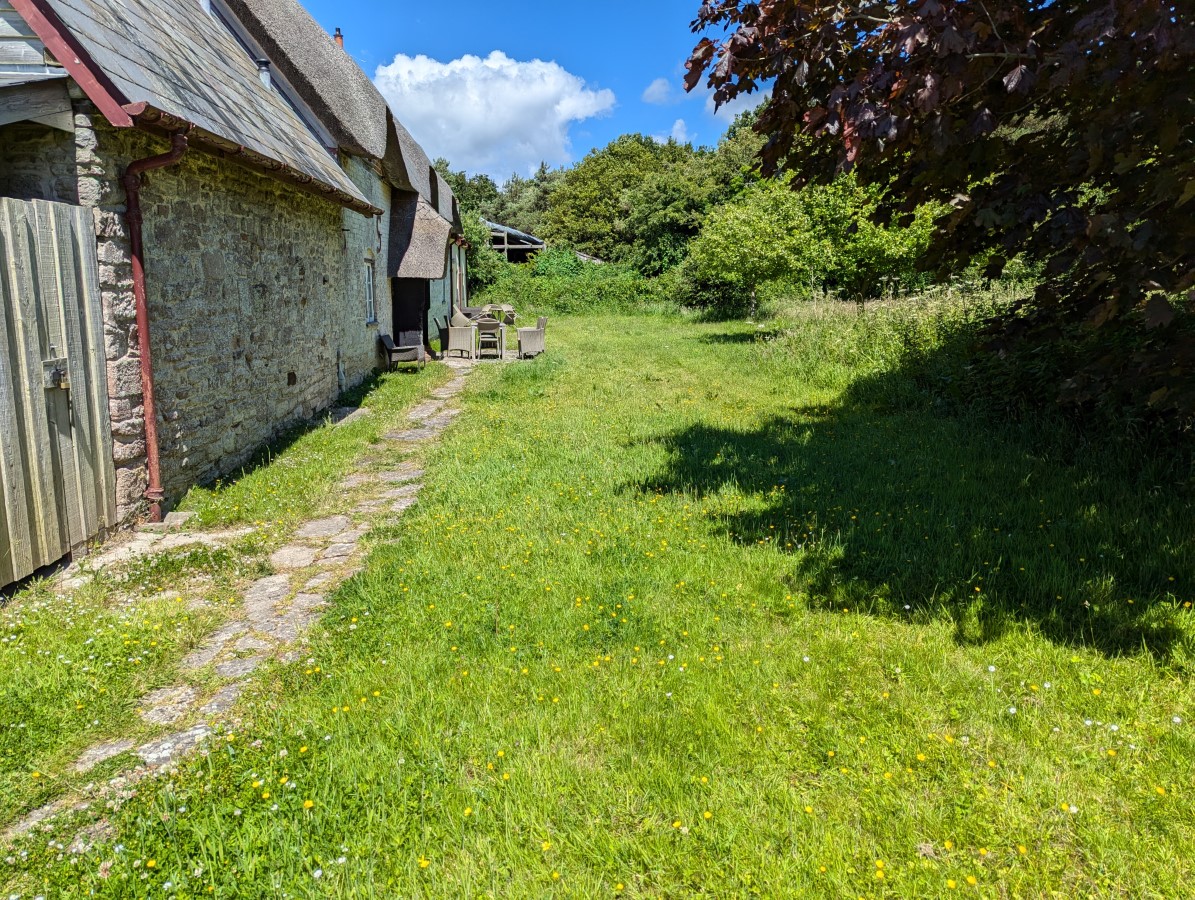 Middlebere Farmhouse - Outdoor Spaces | AccessAble