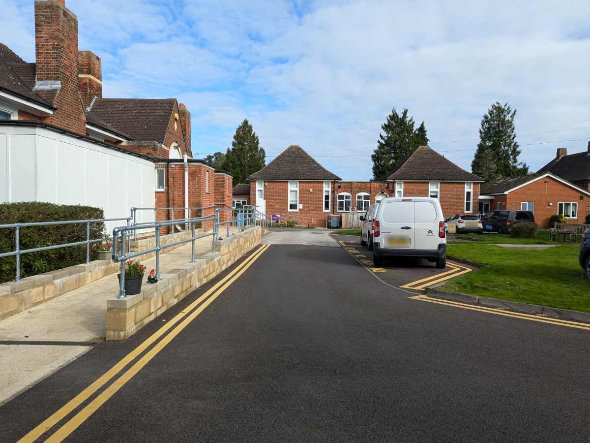 Steppingley Hospital – Verandah Building – Wheelchair Services | AccessAble