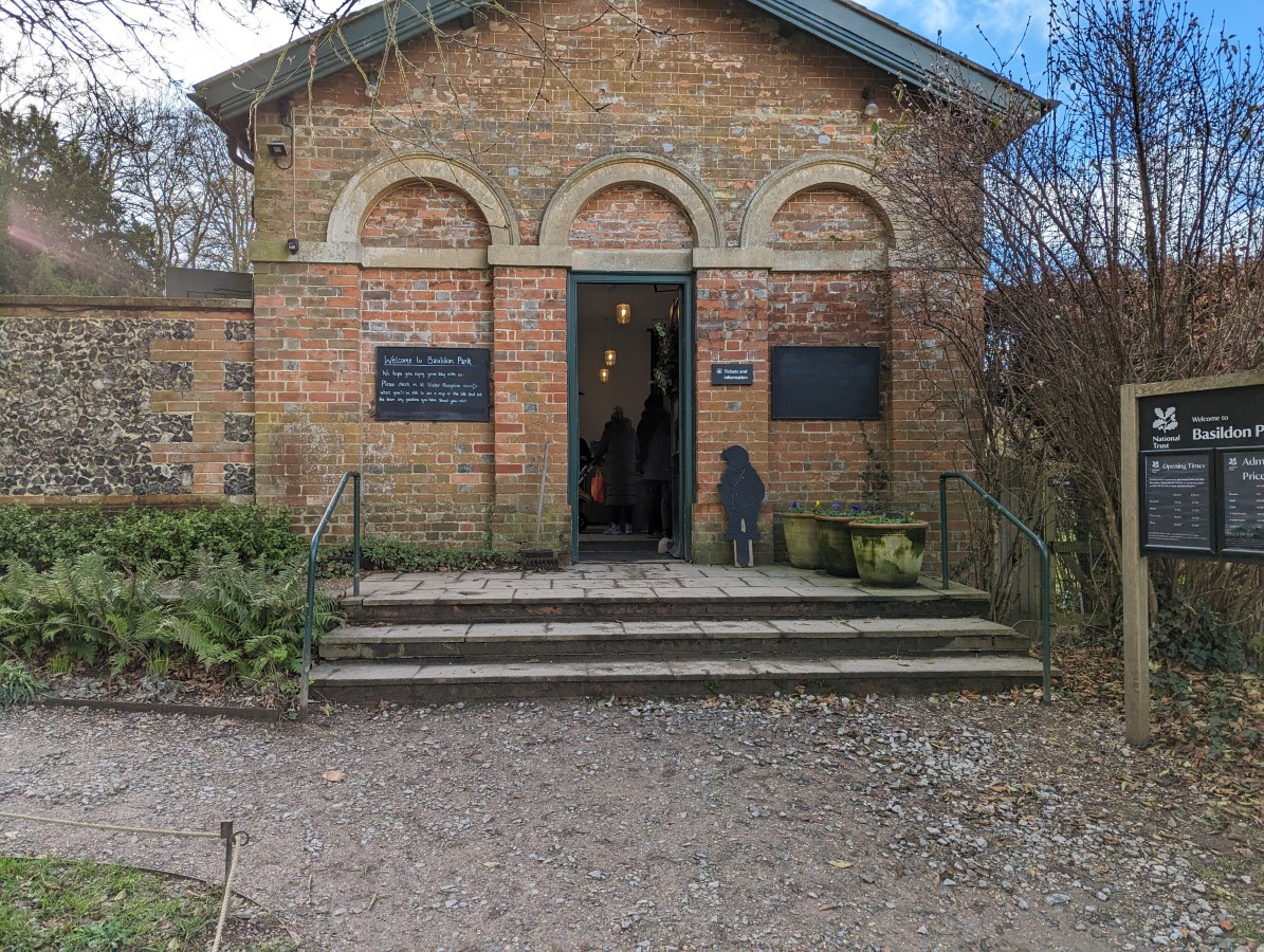 Basildon Park - Parking and Arrival | AccessAble