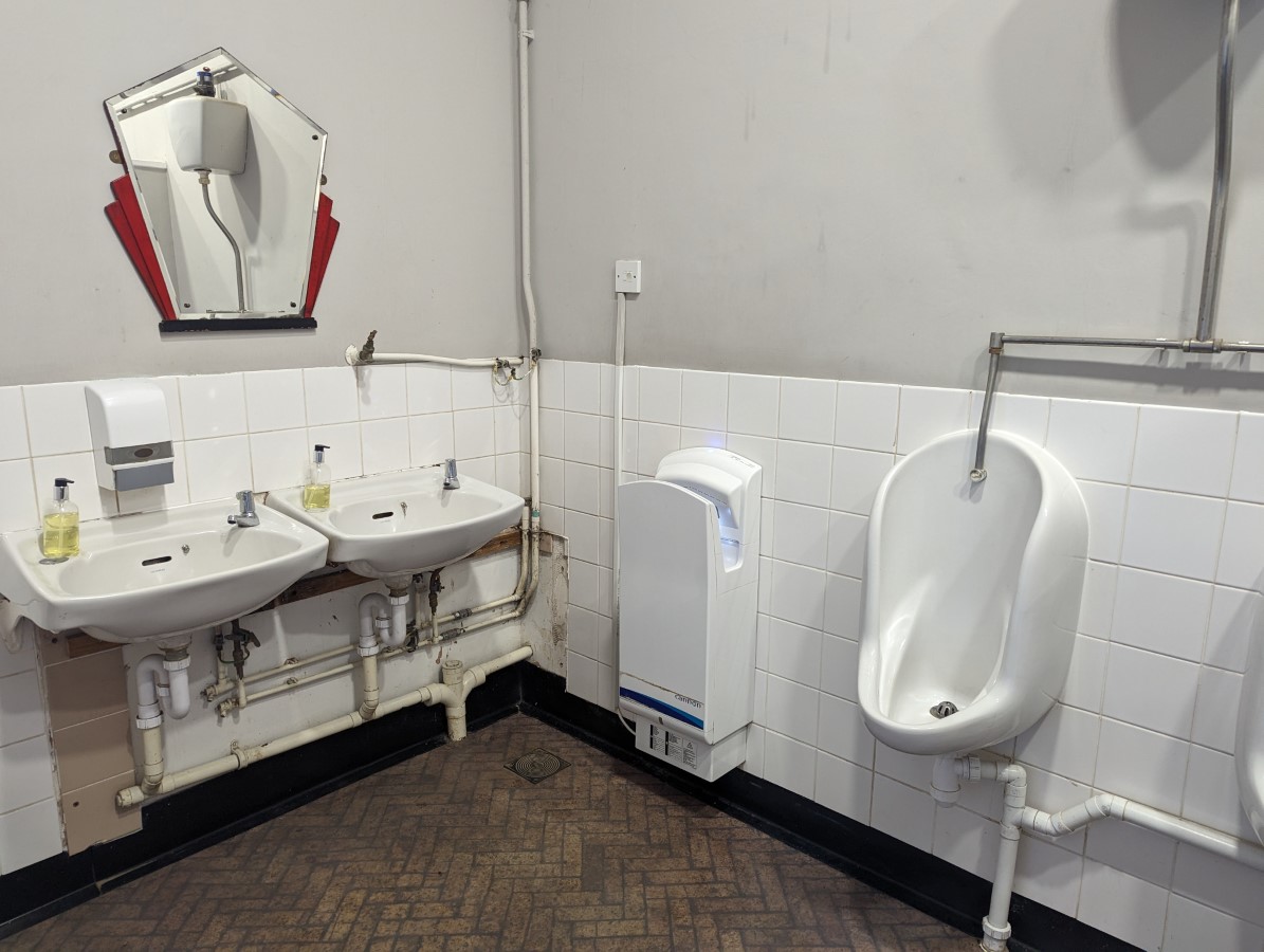 Basildon Park - Parking and Arrival | AccessAble