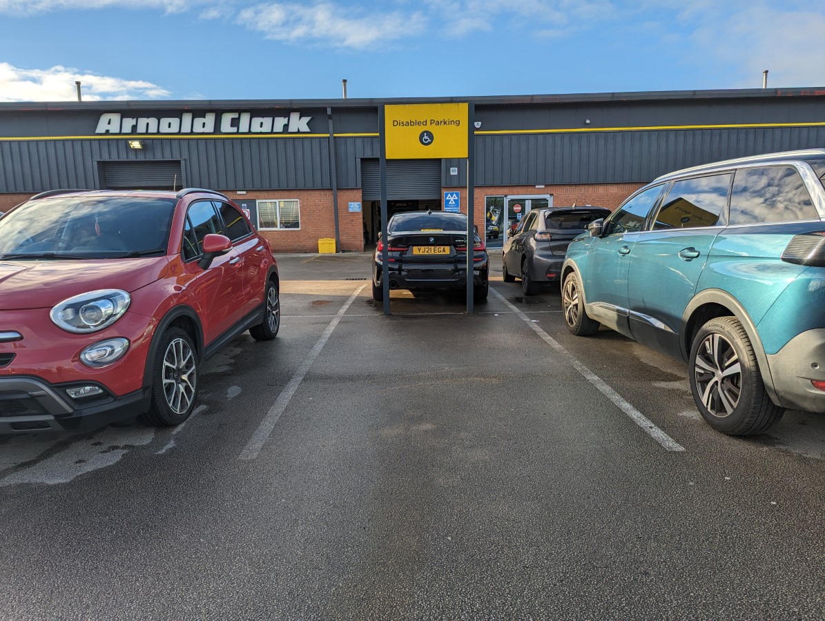 Arnold Clark Burton upon Trent Motorstore | AccessAble