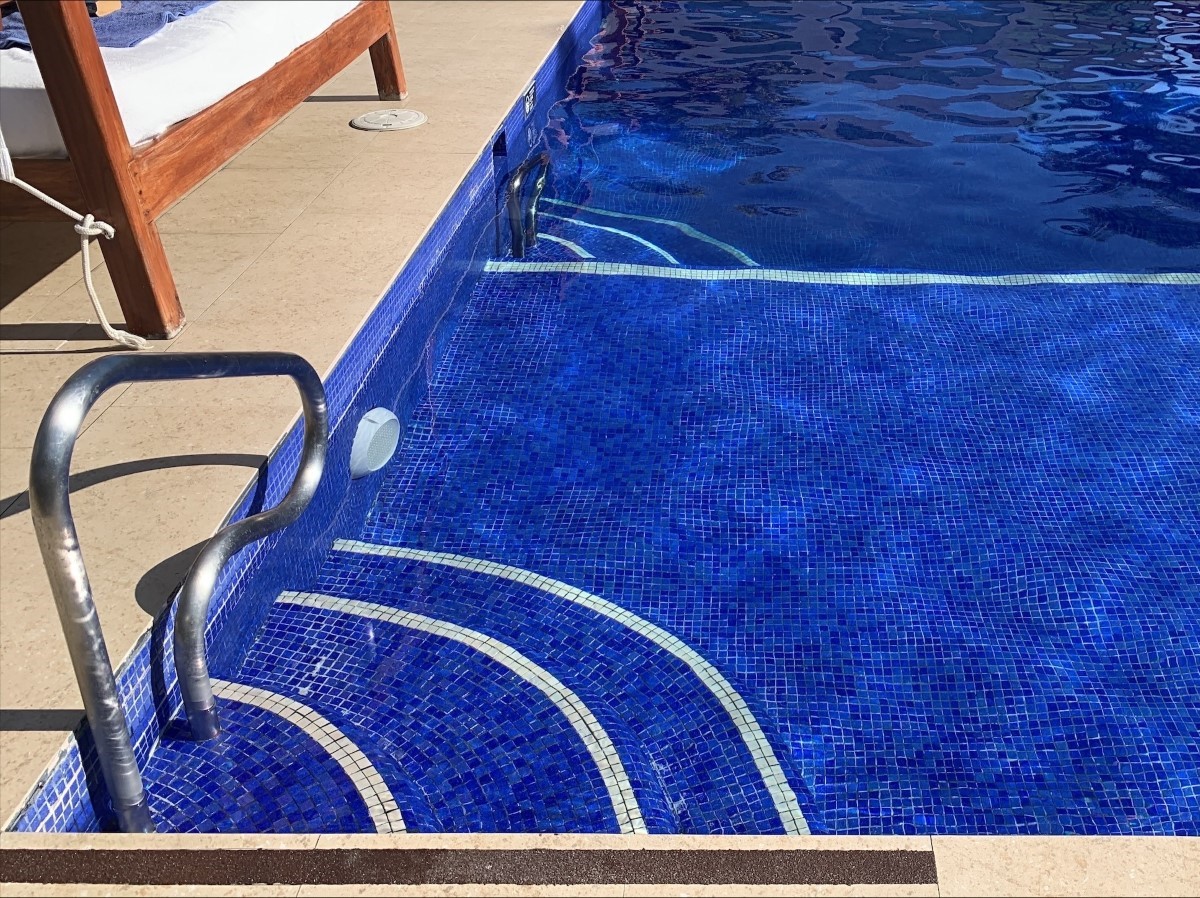 TUI BLUE El Dorado Seaside Suites - Swimming Pools | AccessAble