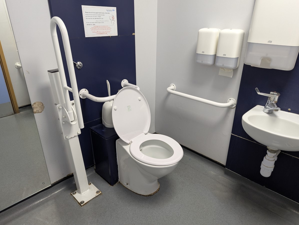 Acute Medical Unit (AMU) / Higher Monitoring Unit (HMU) | AccessAble