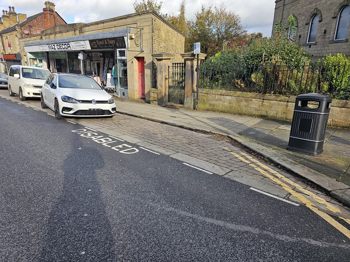 Batley Bus Station to Batley Town Hall/Market Square | AccessAble
