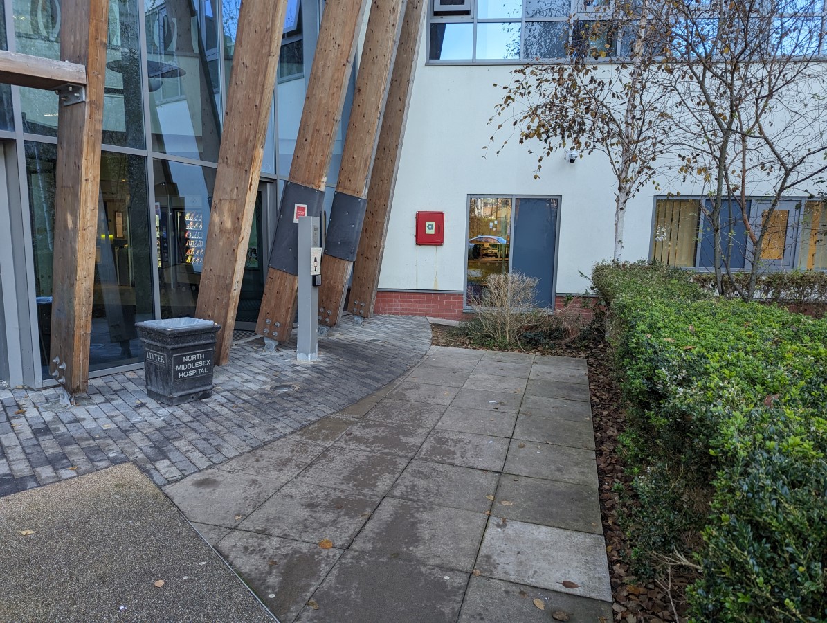 North Middlesex University Hospital - Entrances | AccessAble