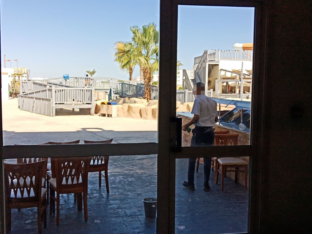 Coral Sea Water World - Restaurants | AccessAble