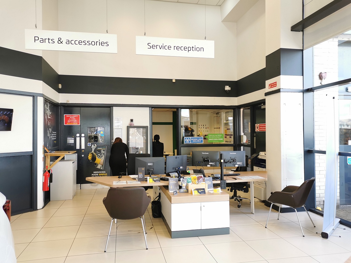 Arnold Clark Linwood SEAT / Škoda | AccessAble