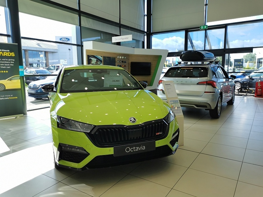 Arnold Clark Linwood SEAT / Škoda | AccessAble