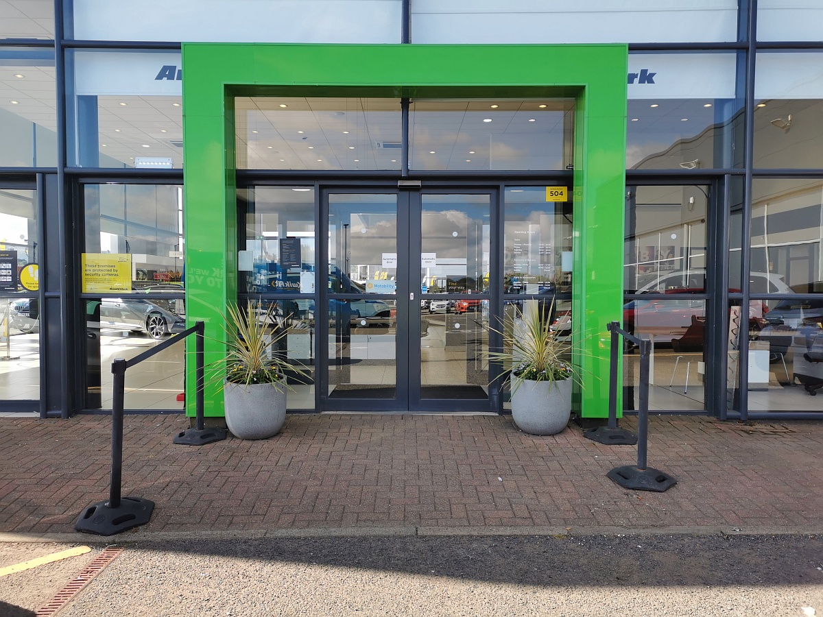 Arnold Clark Linwood SEAT / Škoda | AccessAble