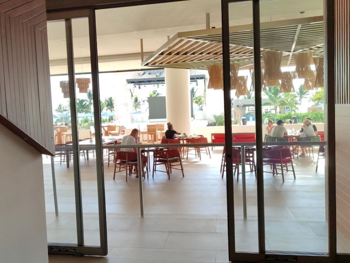 Royalton Splash Riviera Cancun - Restaurants | AccessAble