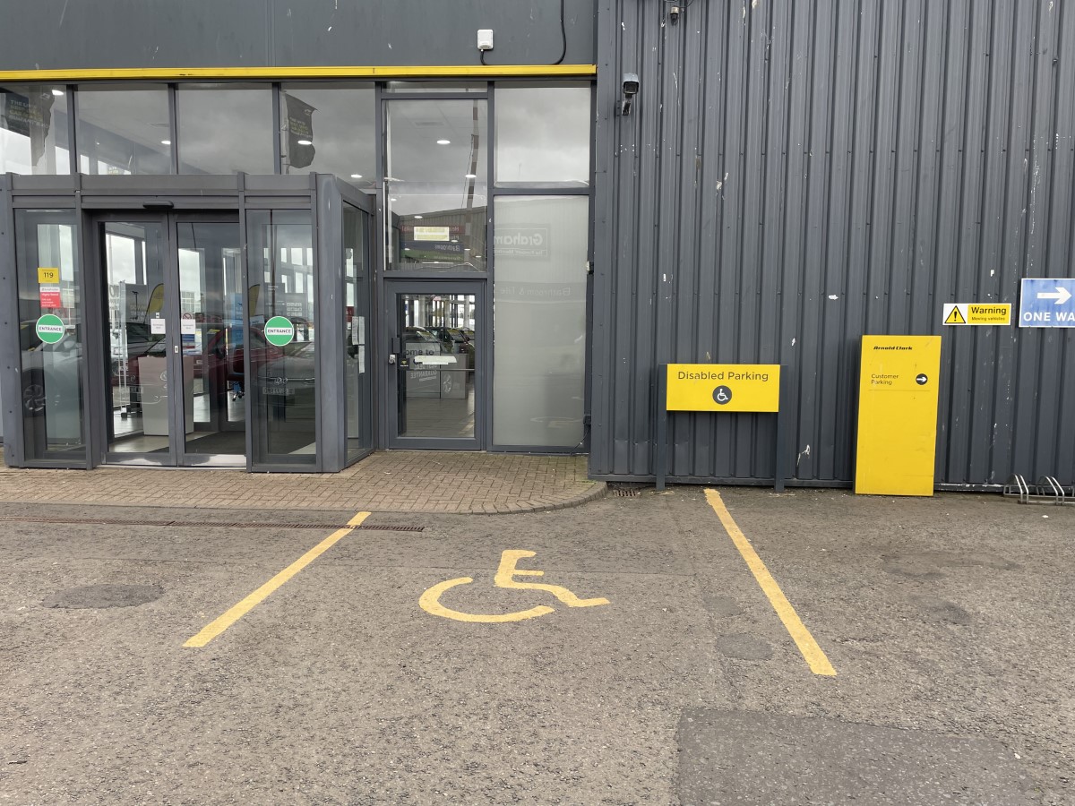 Arnold Clark Edinburgh Seafield Motorstore | AccessAble