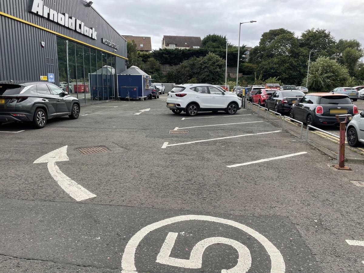 Arnold Clark Edinburgh Seafield Motorstore | AccessAble