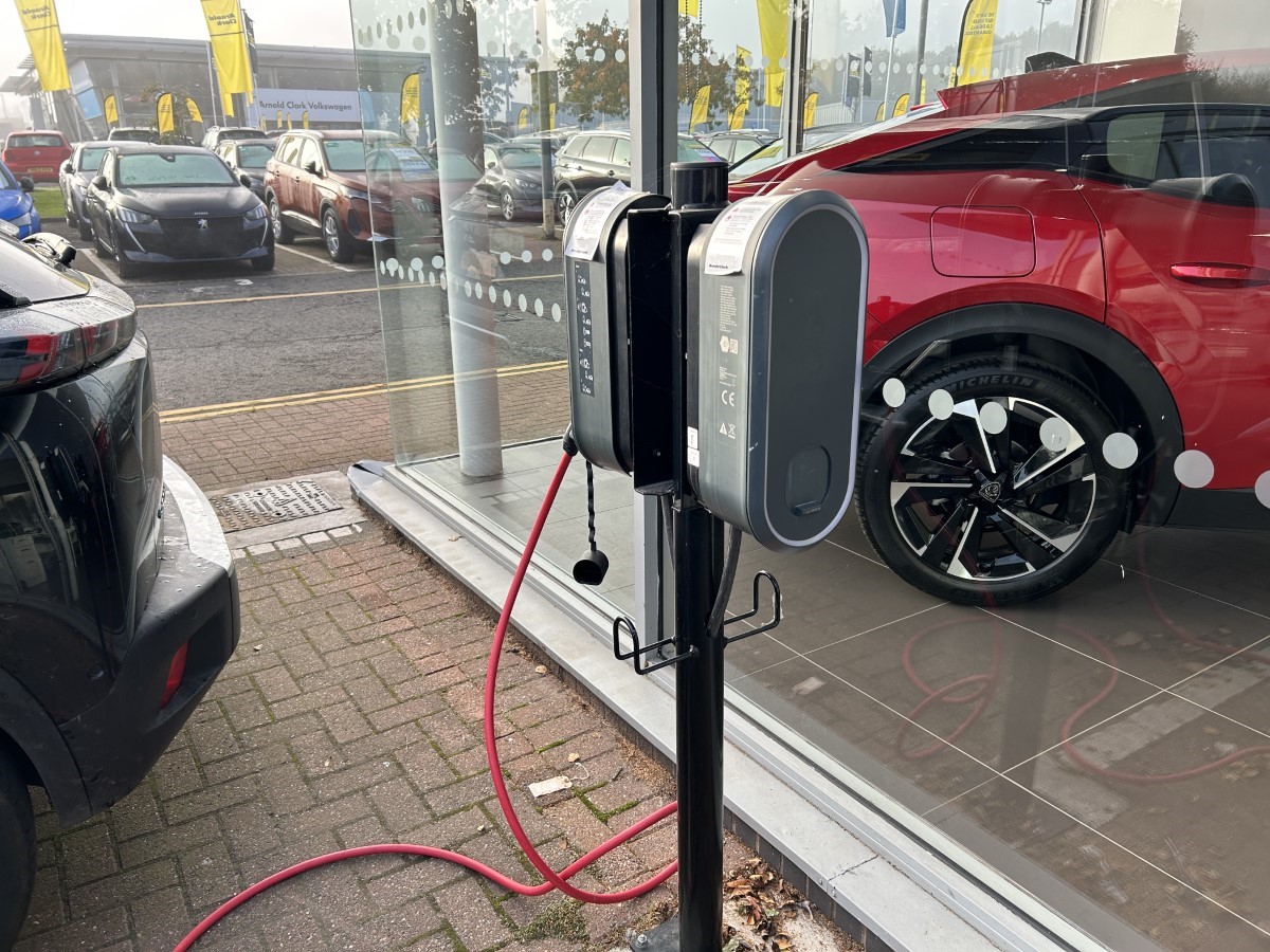 Arnold Clark Stirling Citroën / DS / Peugeot | AccessAble