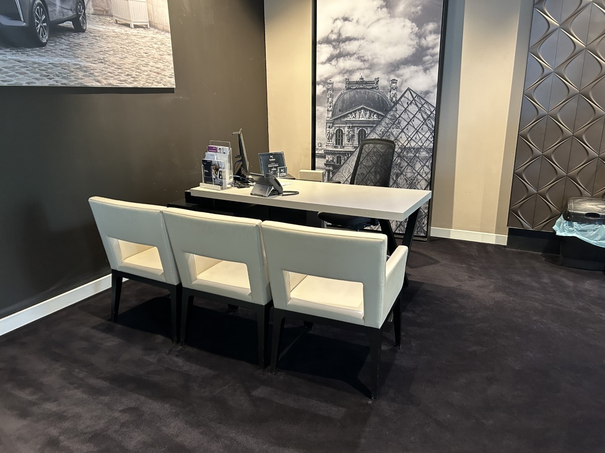 Arnold Clark Stirling Citroën / DS / Peugeot | AccessAble