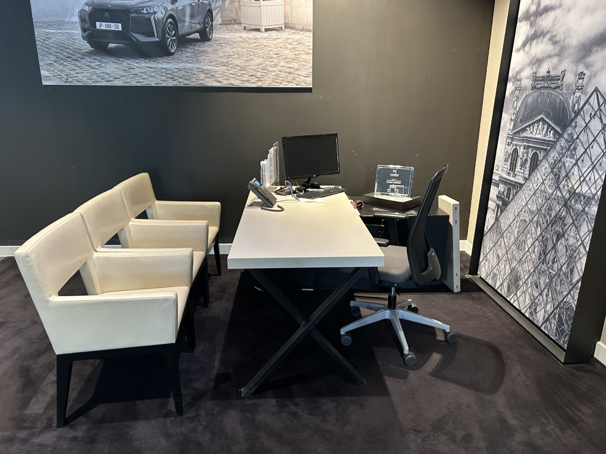 Arnold Clark Stirling Citroën / DS / Peugeot | AccessAble