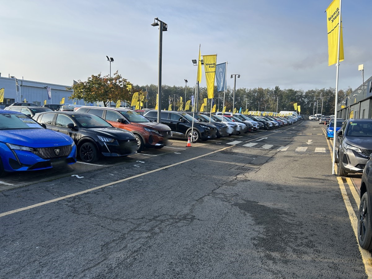 Arnold Clark Stirling Citroën / DS / Peugeot | AccessAble