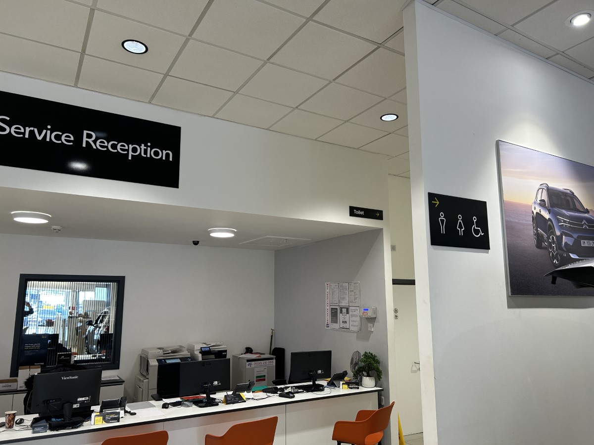 Arnold Clark Stirling Citroën / DS / Peugeot | AccessAble