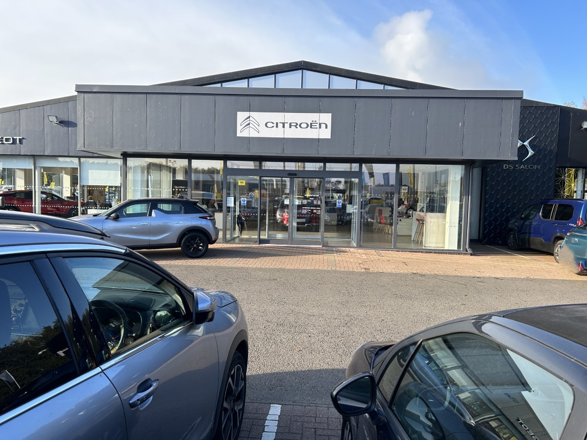 Arnold Clark Stirling Citroën / DS / Peugeot | AccessAble