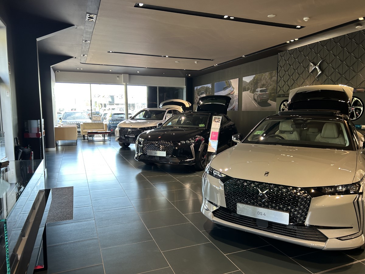 Arnold Clark Stirling Citroën / DS / Peugeot | AccessAble