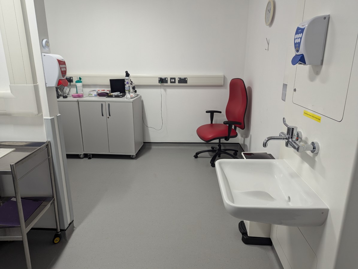 Royal Eye Infirmary - Main Outpatients Department | AccessAble