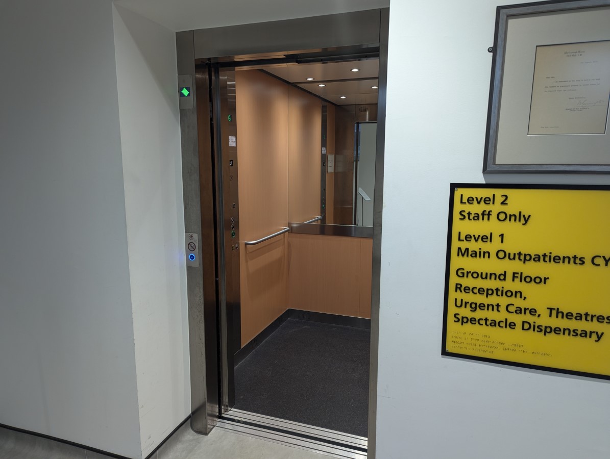 Royal Eye Infirmary - Main Outpatients Department | AccessAble