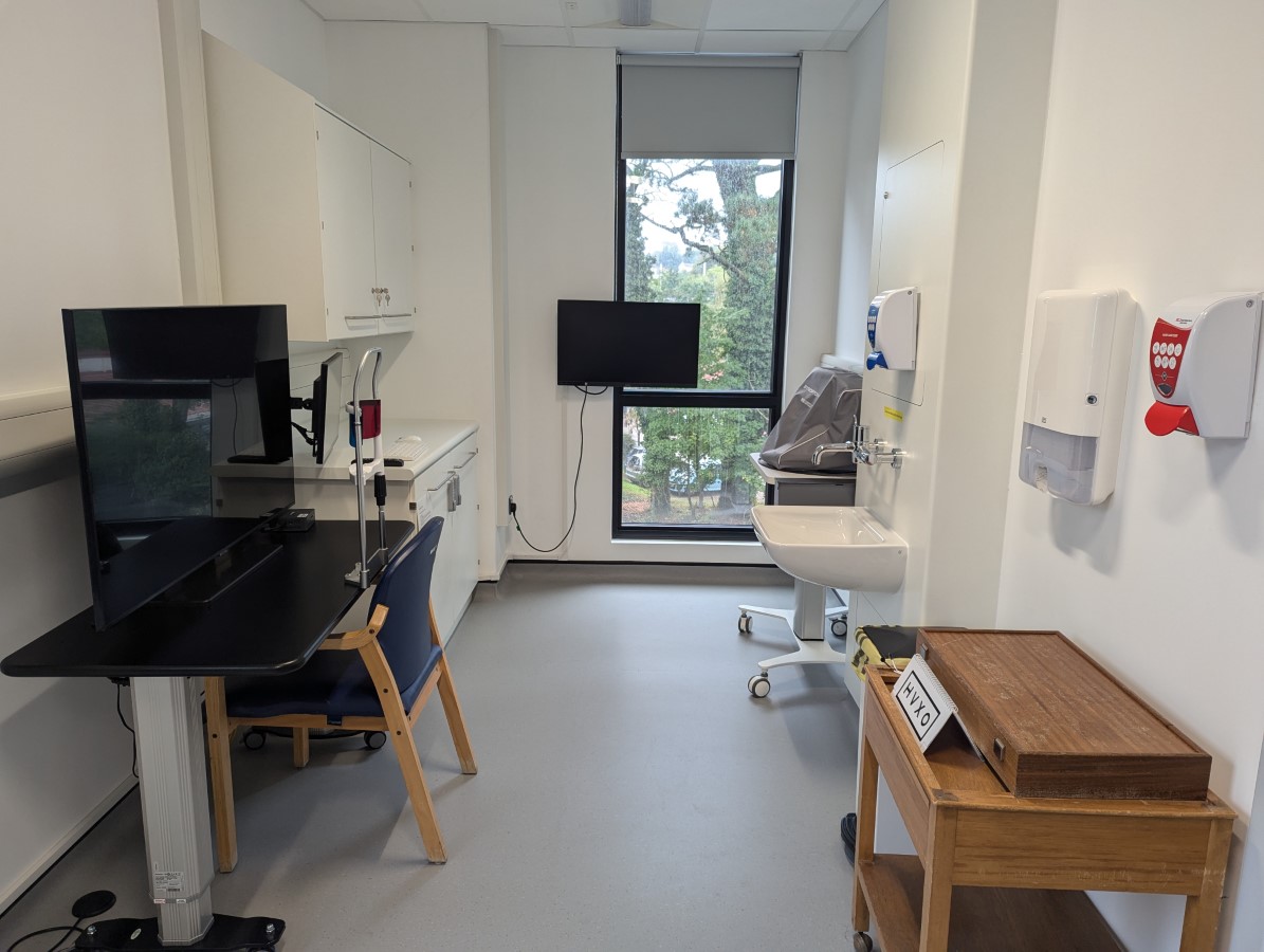 Royal Eye Infirmary - Main Outpatients Department | AccessAble