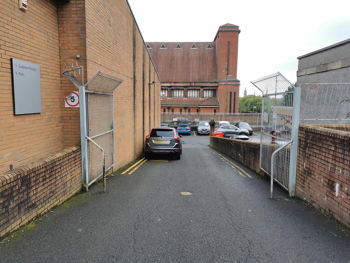 Arnold Clark Glasgow Garscube Road Vauxhall | AccessAble