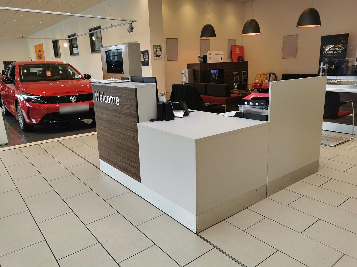 Arnold Clark Glasgow Garscube Road Vauxhall | AccessAble