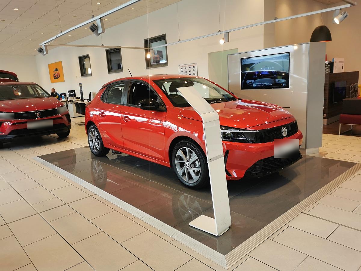 Arnold Clark Glasgow Garscube Road Vauxhall | AccessAble