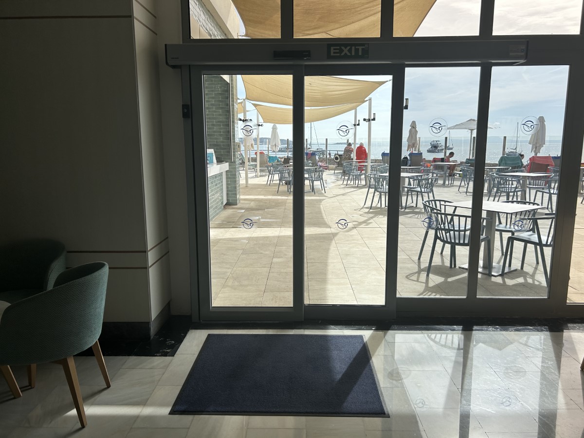 Globales Santa Lucia - The Pool Snack Bar | AccessAble