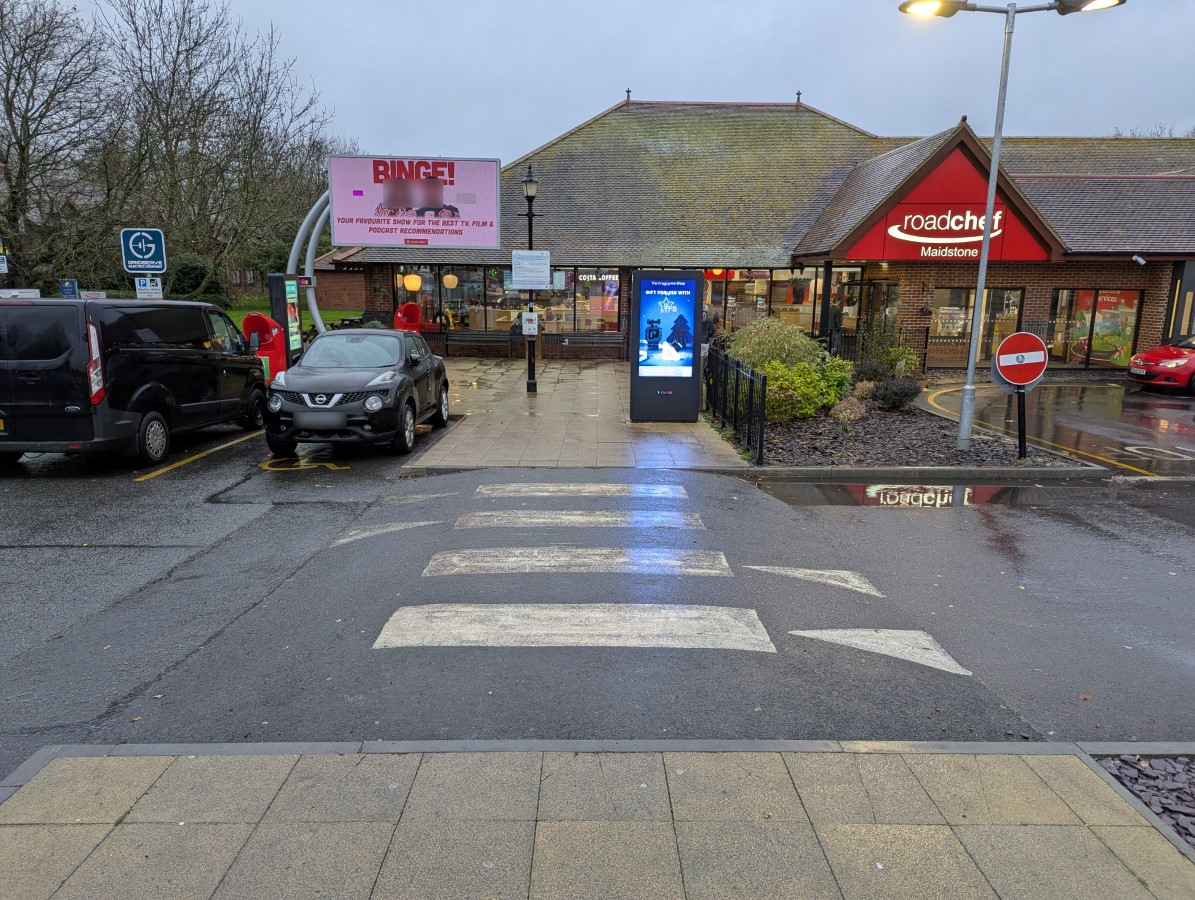 M20 - Maidstone Services - Roadchef | AccessAble