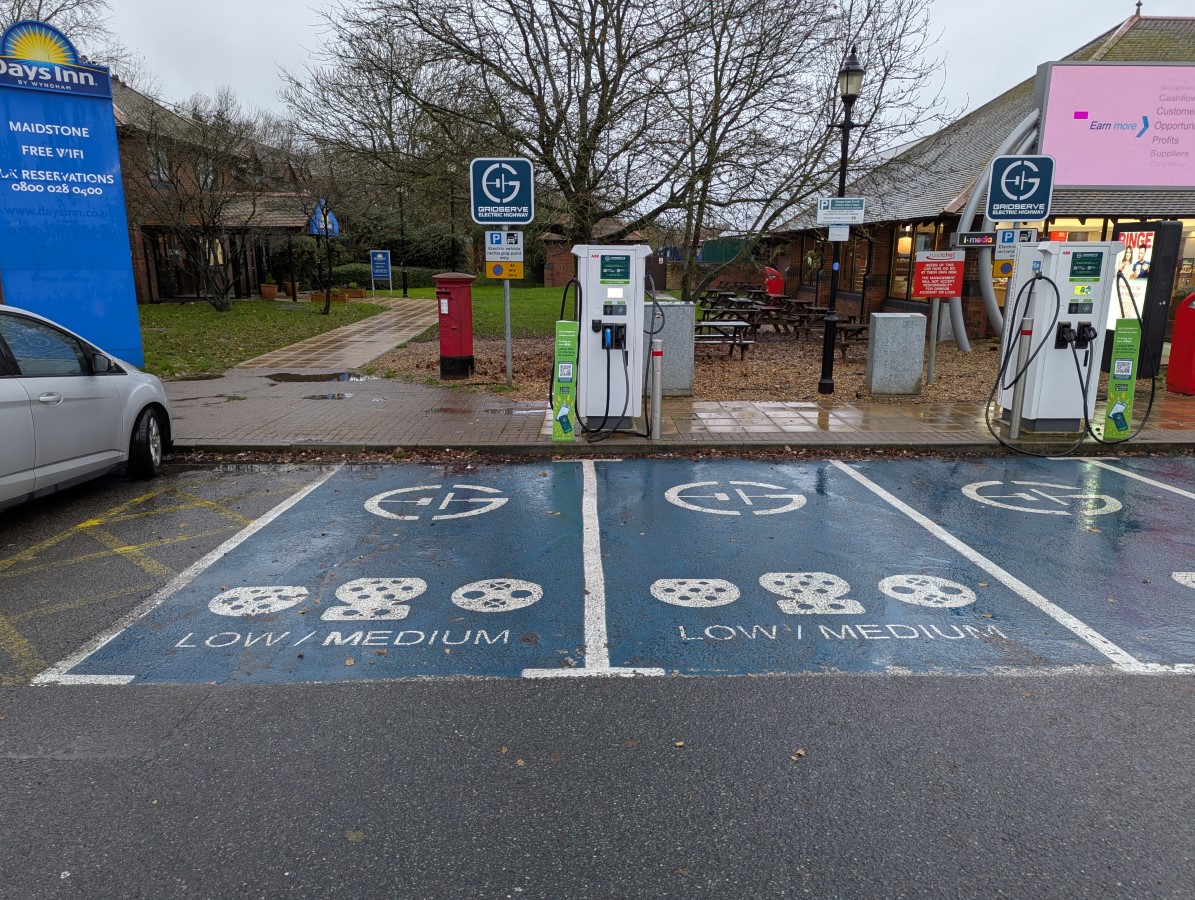 M20 - Maidstone Services - Roadchef | AccessAble