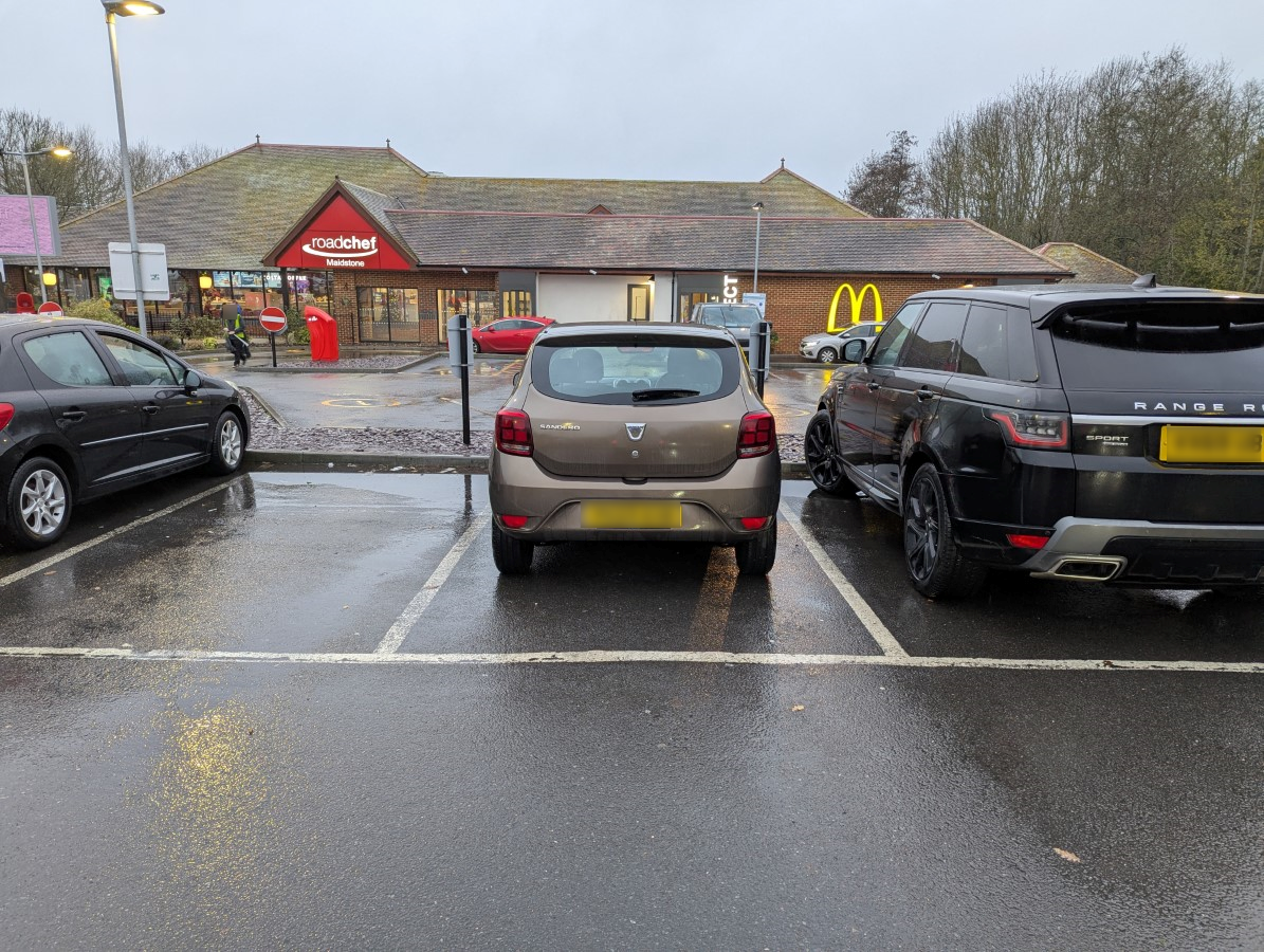 M20 - Maidstone Services - Roadchef | AccessAble