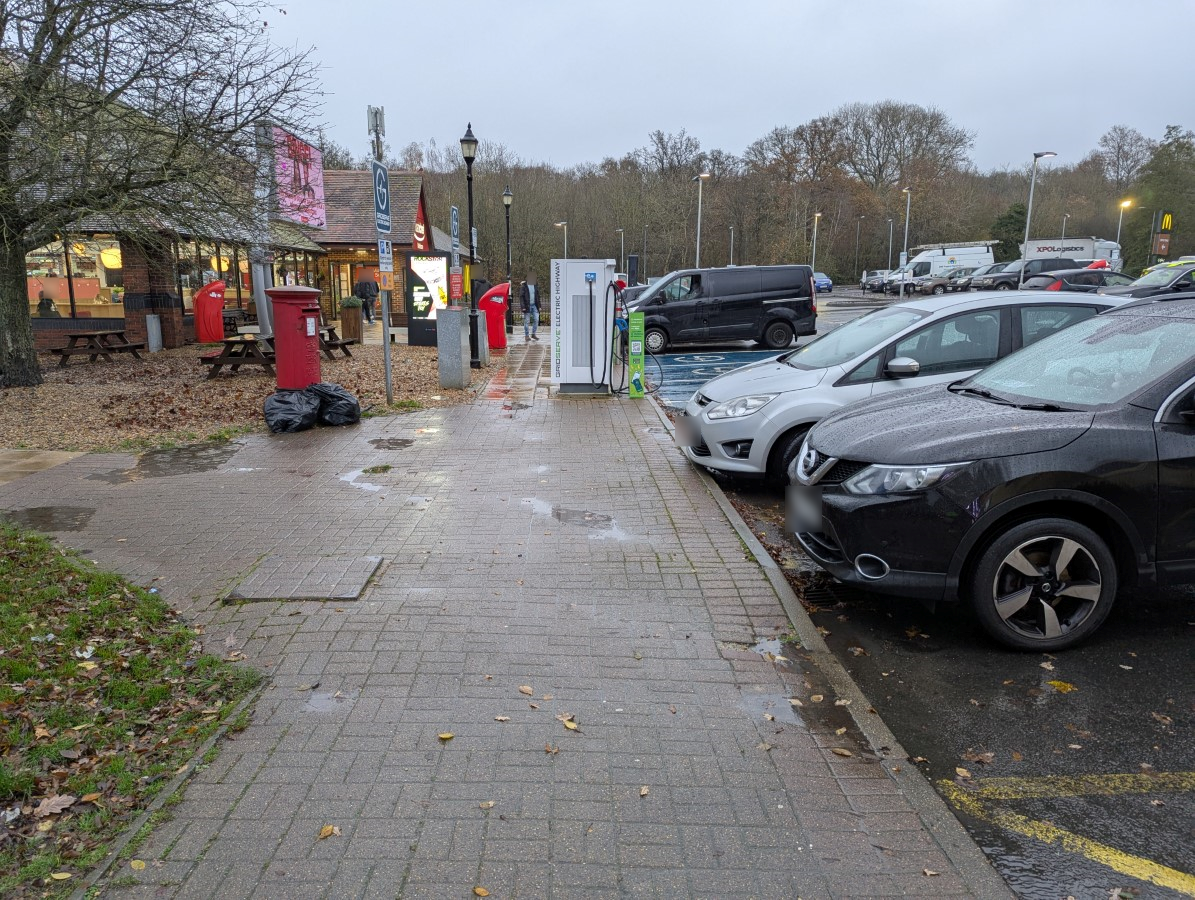 M20 - Maidstone Services - Roadchef | AccessAble