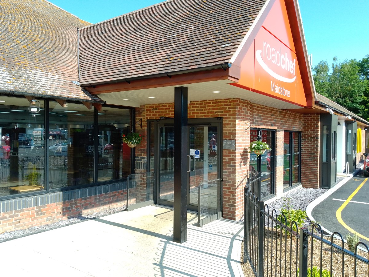 M20 - Maidstone Services - Roadchef | AccessAble