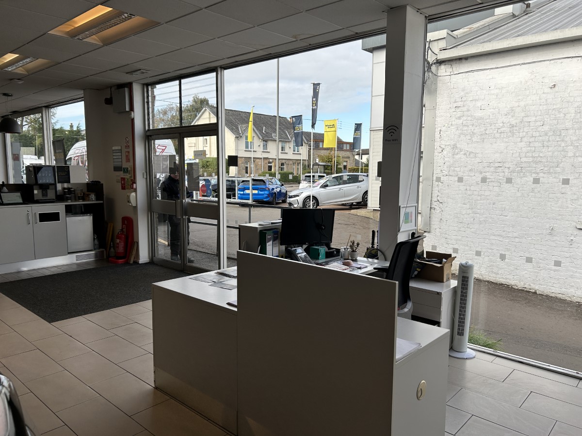 Arnold Clark Stirling Vauxhall | AccessAble