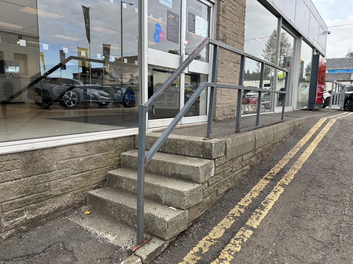 Arnold Clark Stirling Vauxhall | AccessAble