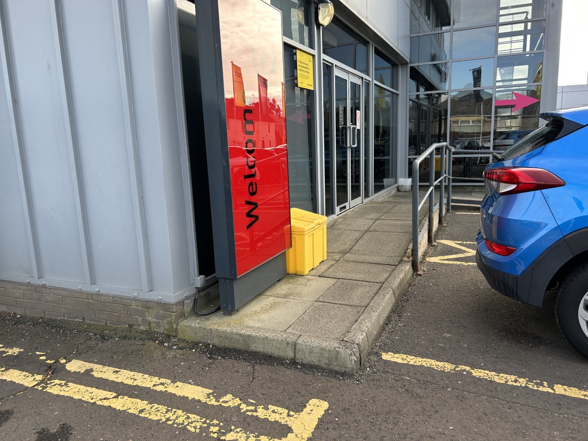 Arnold Clark Stirling Vauxhall | AccessAble