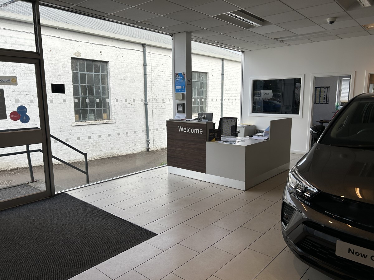 Arnold Clark Stirling Vauxhall | AccessAble