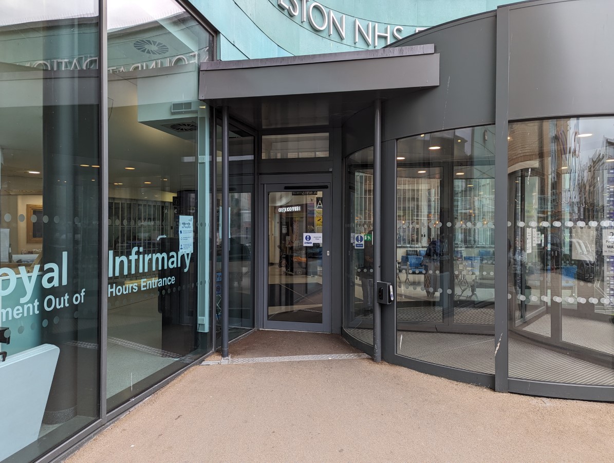 Bristol Royal Infirmary - Hospital Entrances | AccessAble