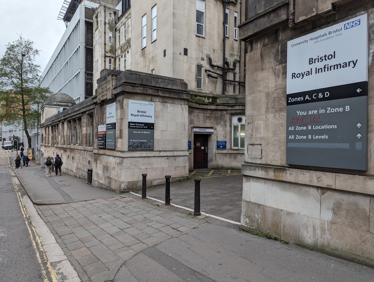 Bristol Royal Infirmary - Hospital Entrances | AccessAble